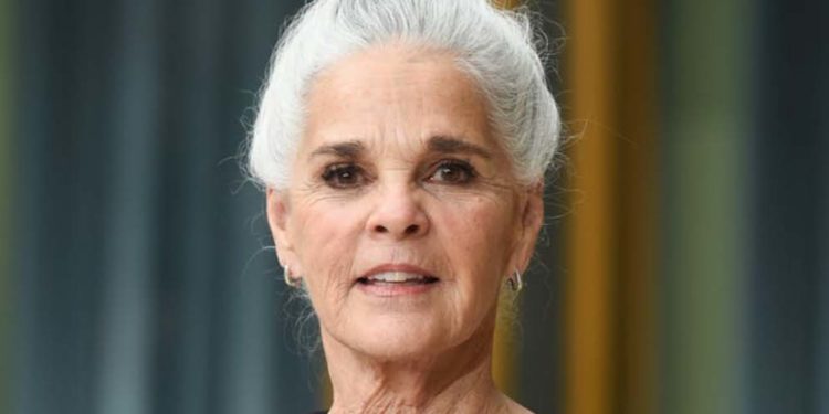Ali MacGraw Biography | Career | Net Worth 2020 | Movies, Age, Spouse