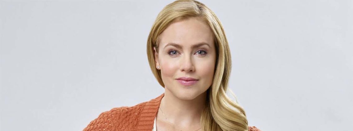 Amanda Schull Biography - Career, Net Worth, Age, Height, Husband, Son